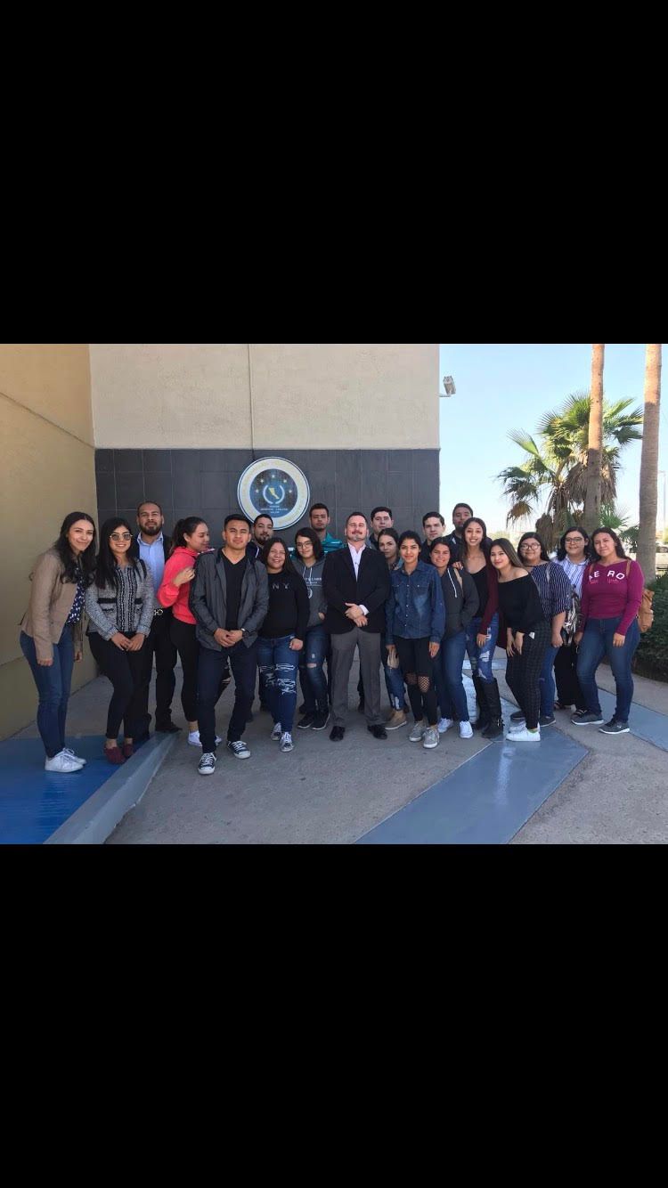 Visitan estudiantes de Derecho instalaciones del C4